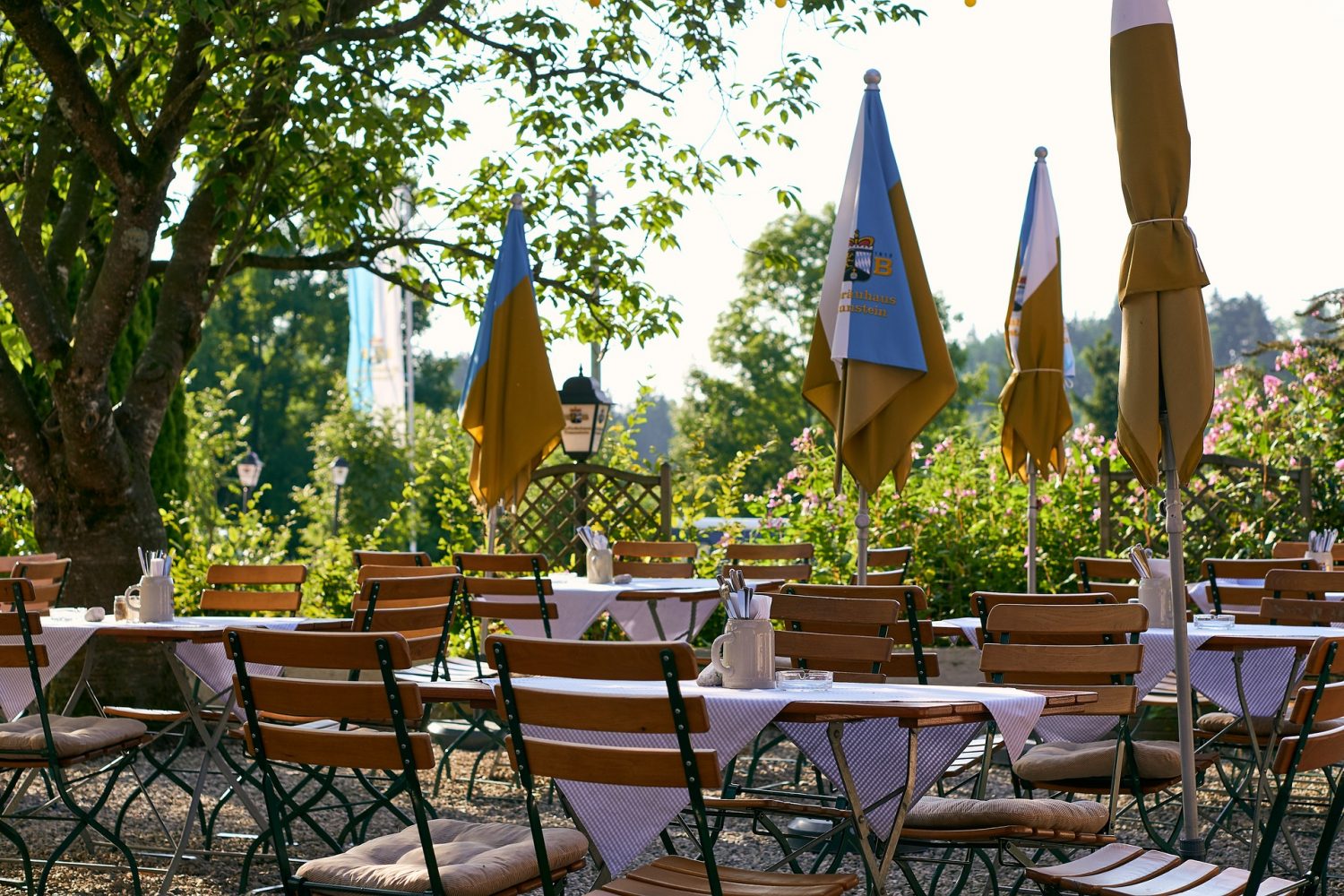 Stylish Outdoor Restaurant Seating For Any Space - Lizard's Lunch